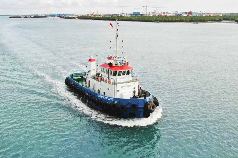 Tugboat dan Barge: Fungsi, Desain, dan Perawatannya di Industri ...